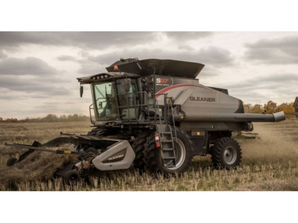 2020 Gleaner 4300 Pickup Heads | farmnewsNOW