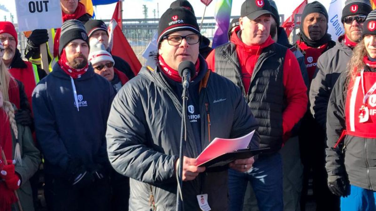 Refinery employees upset they weren’t told about bomb threat | paNOW