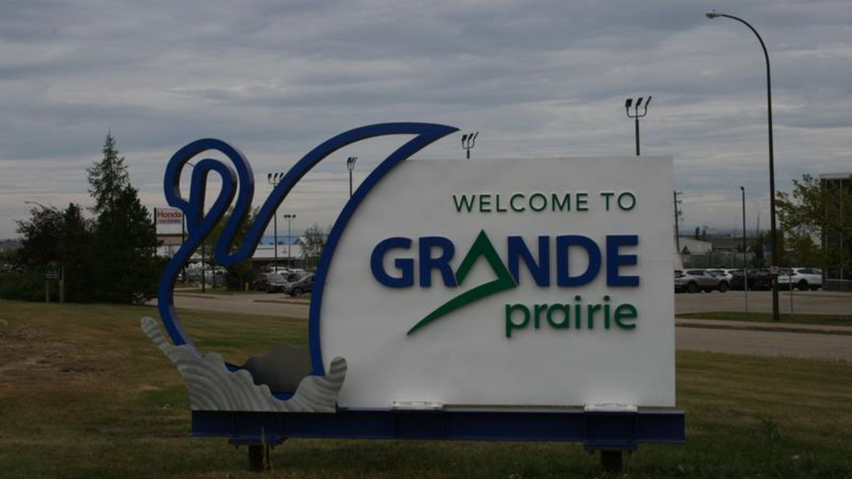 City of Grande Prairie installs new welcome signs | EverythingGP