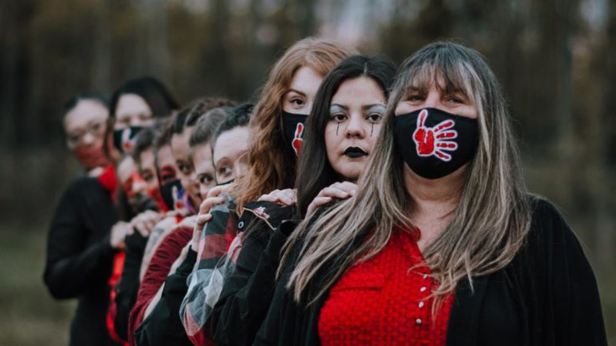 Photoshoot raising awareness about MMIW | larongeNOW
