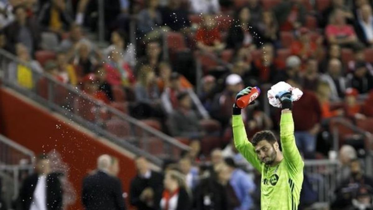 Toronto goalkeeper Alex Bono undergoes surgery to repair dislocated ...