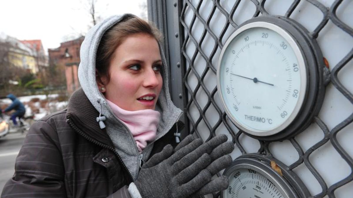 Snow, blowing snow and sub zero weather expected late tomorrow | CHAT ...