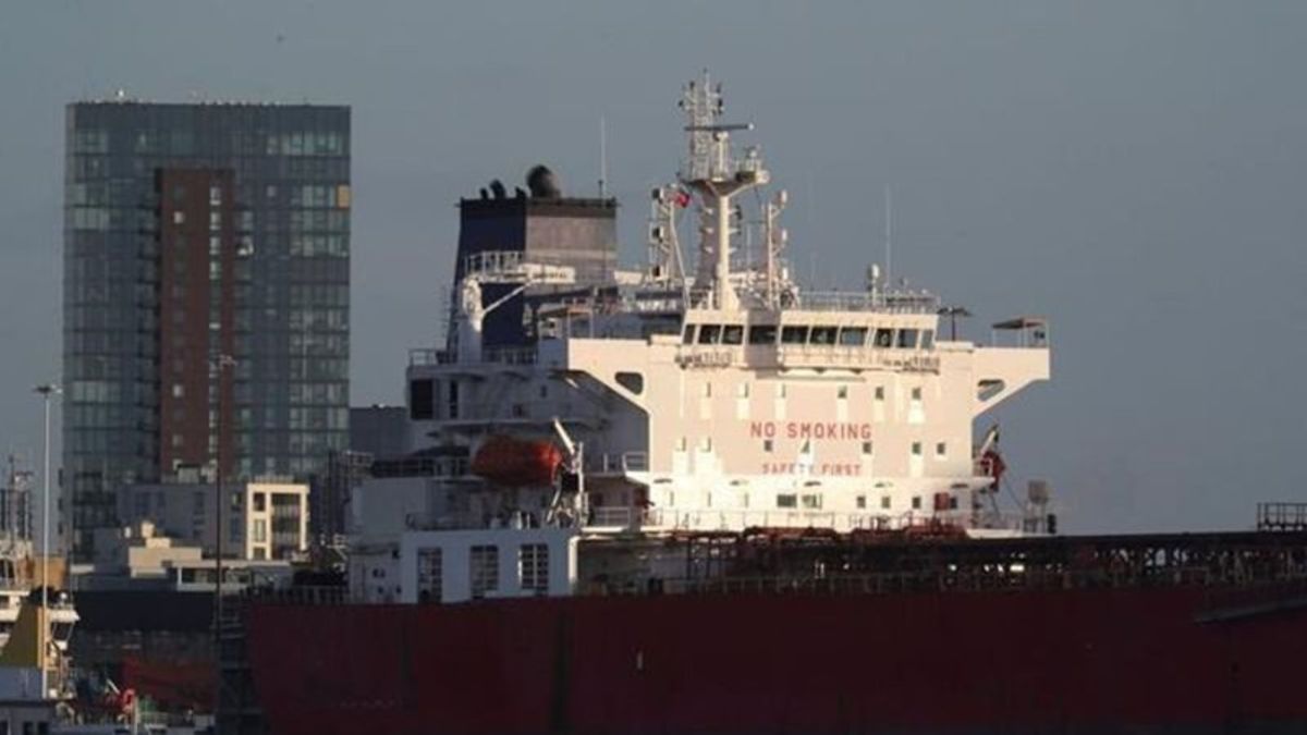 Crew safe, 7 detained after UK special forces raid tanker | rdnewsnow.com