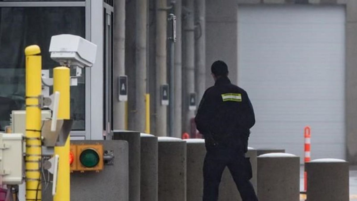 Federal guidance for border agency surveillance and sources drafted but ...