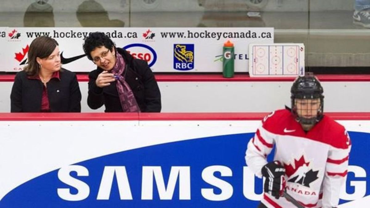 Canada’s Haley takes on hockey hopes of Hungarian women | EverythingGP