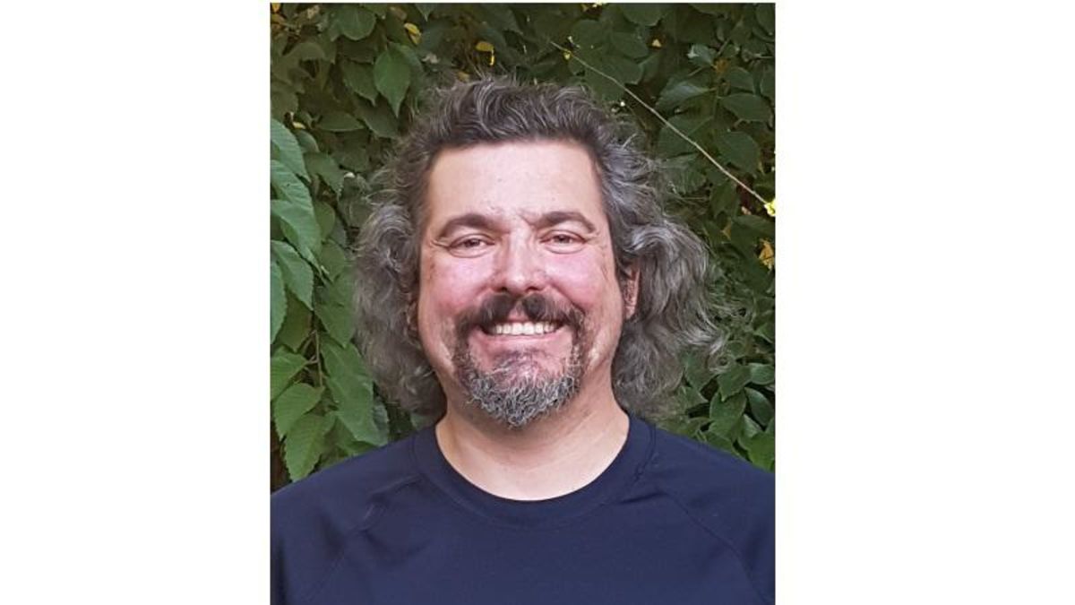 Sundre teacher with terminal cancer honoured for excellence in teaching ...