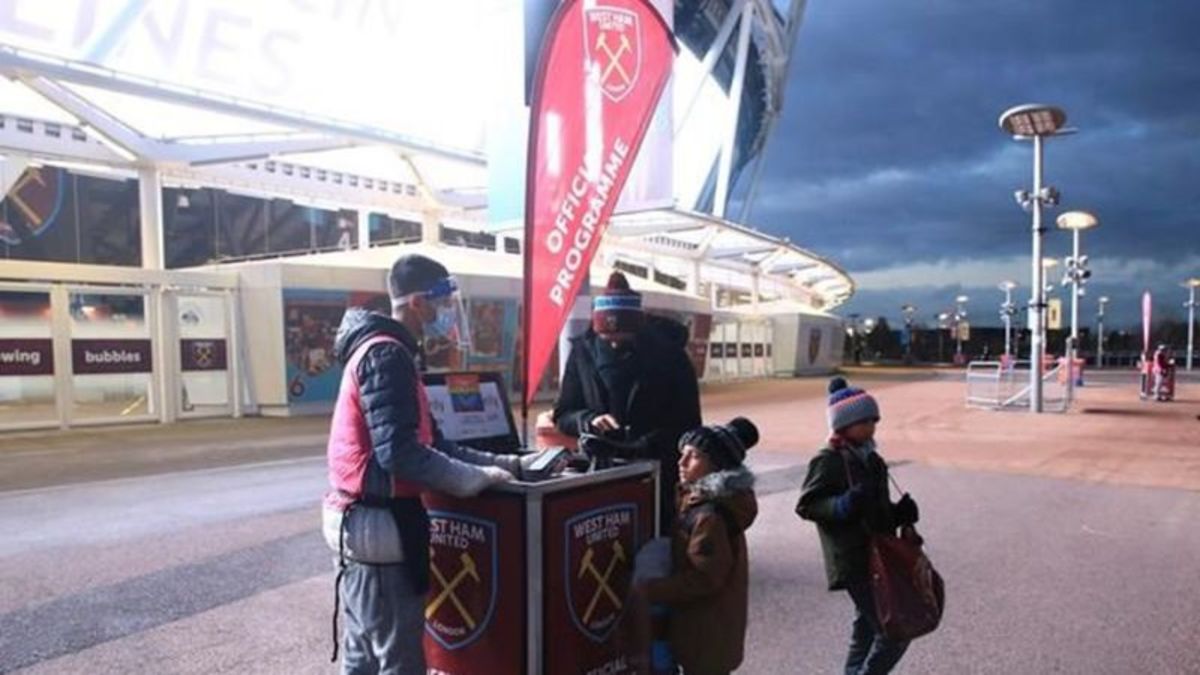 ‘Welcome home’: Fans finally return to Premier League | paNOW