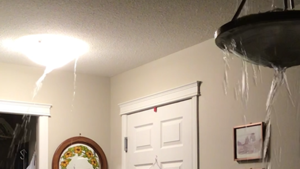 Water pipe break forces evacuation of Sylvan Lake apartment building ...