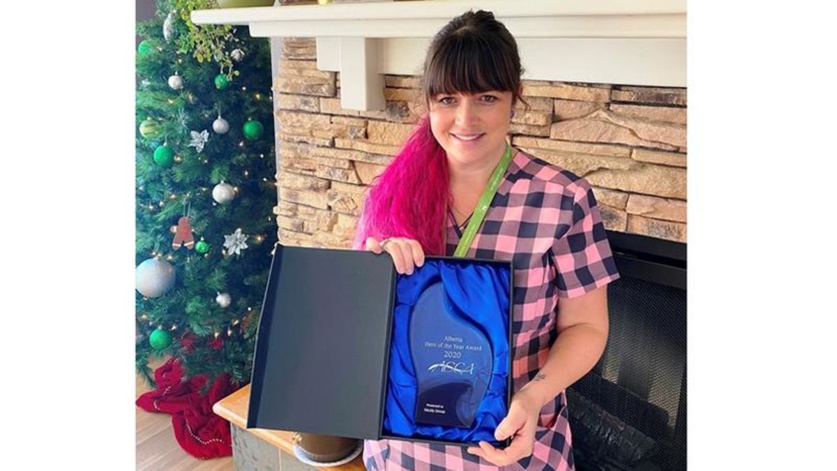 Bethany Collegeside nurse receives Hero of the Year award | rdnewsnow.com