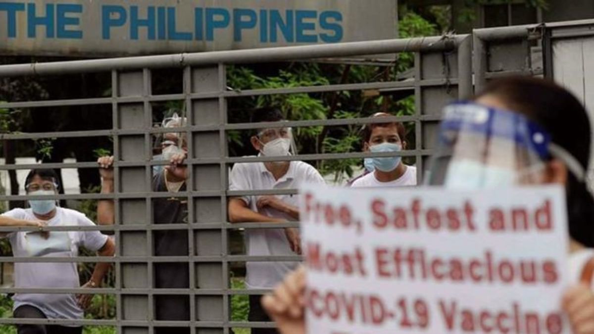 Philippines launches virus vaccinations amid supply problems | CKPG Today