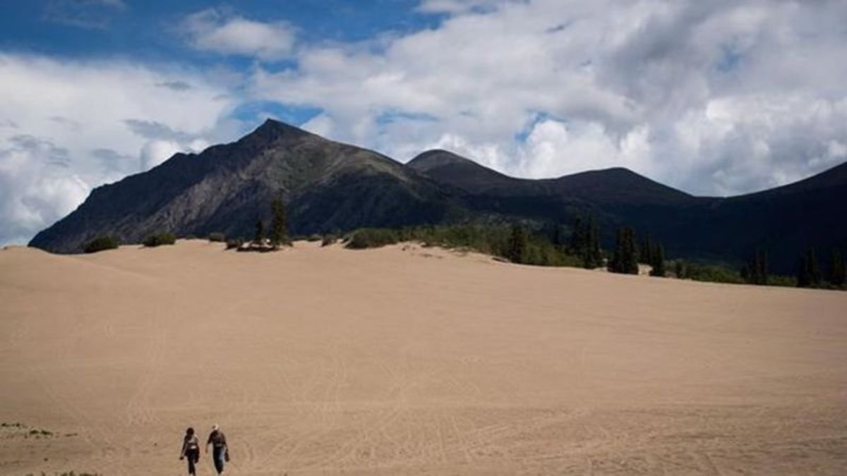 Yukon heralds time zone shift as Canadians ready to move clocks ...