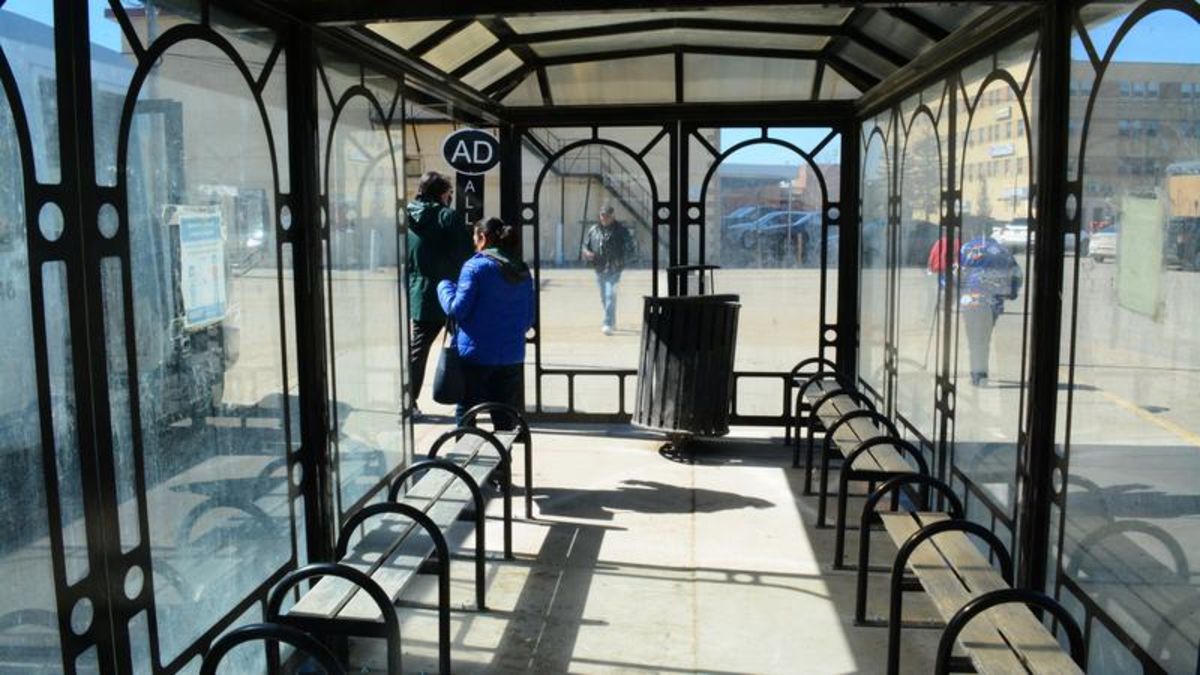 City of P.A. returns benches to bus transfer station | paNOW