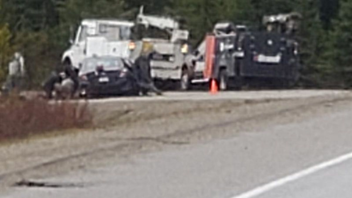 Update: Two dead and another seriously injured in two-vehicle crash ...