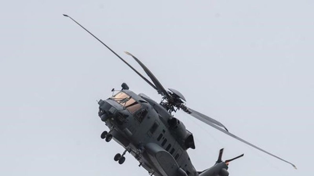 Air force chief stands by Cyclone helicopters despite emergency landing ...