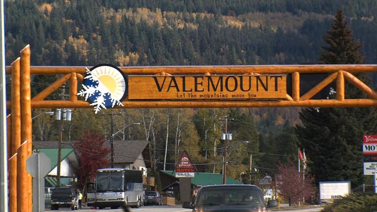Mayor of Valemount says monitoring tourists challenging | CKPG Today