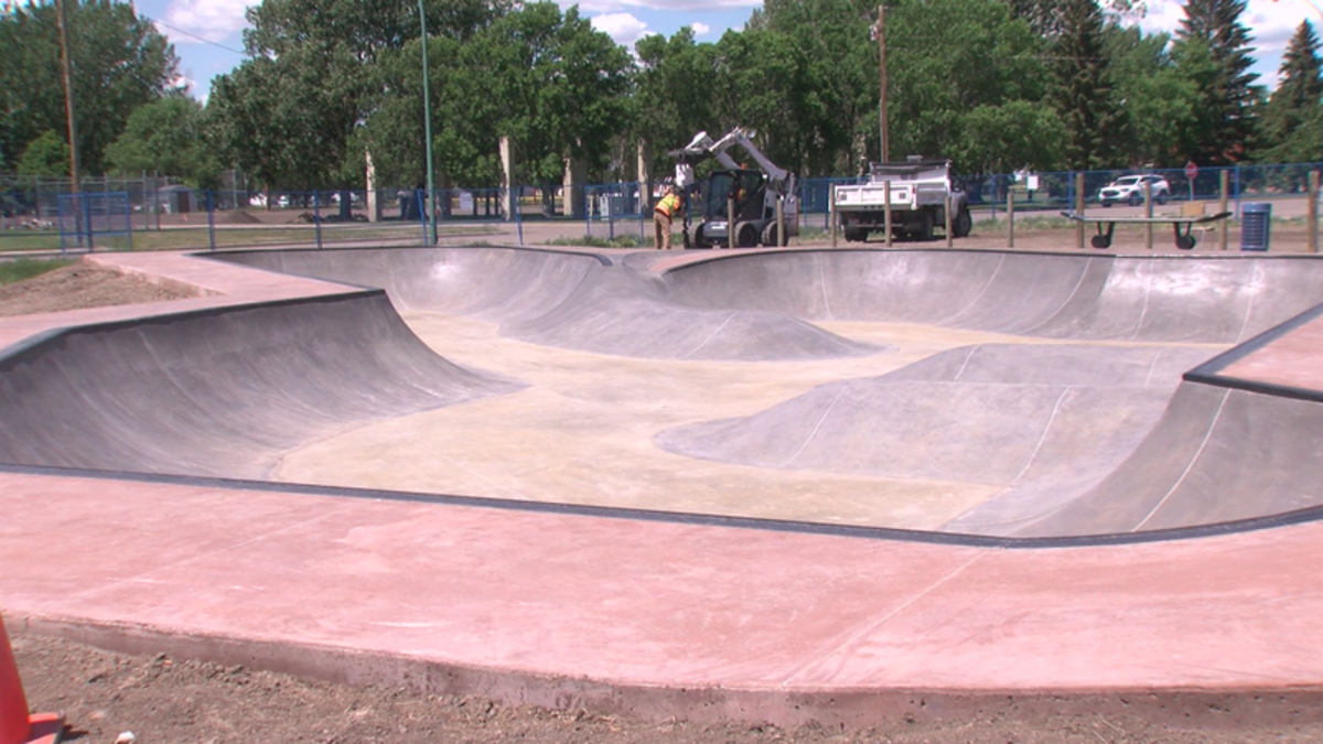 Redcliff Skatepark ready for the wheels | CHAT News Today