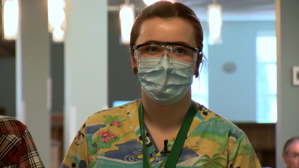 Healthcare workers should wear masks until Phase 4 of B.C. reopening ...