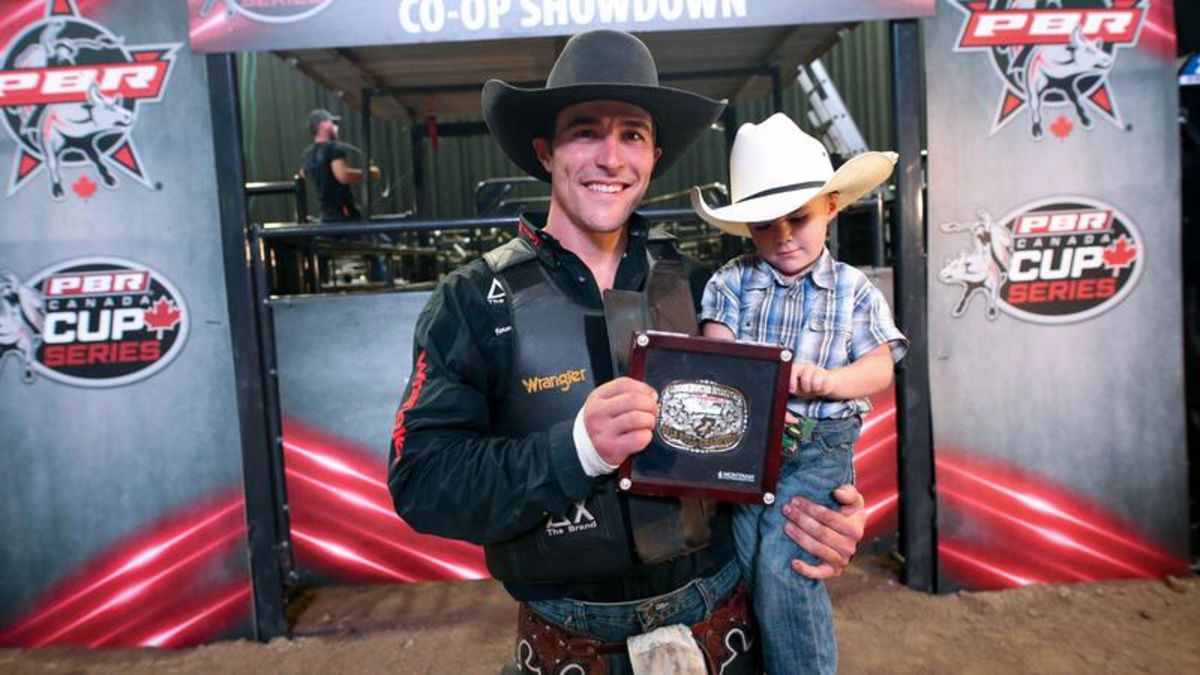 90-point ride earns Zane Lambert huge victory at PBR Canada Cup Series ...