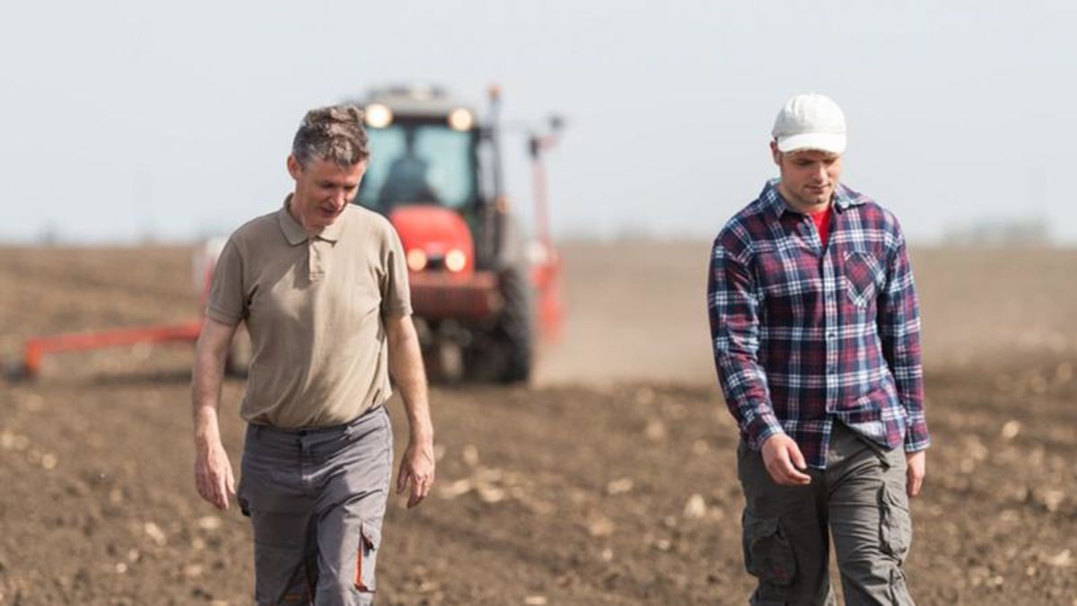 Listen: Dealing with conflicts and relationships on the farm | farmnewsNOW