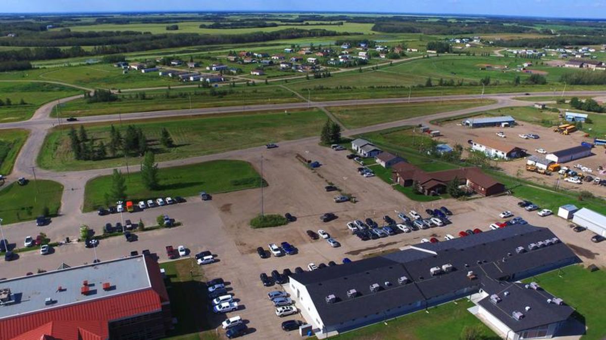 Flying Dust First Nation signs significant power agreement | meadowlakeNOW