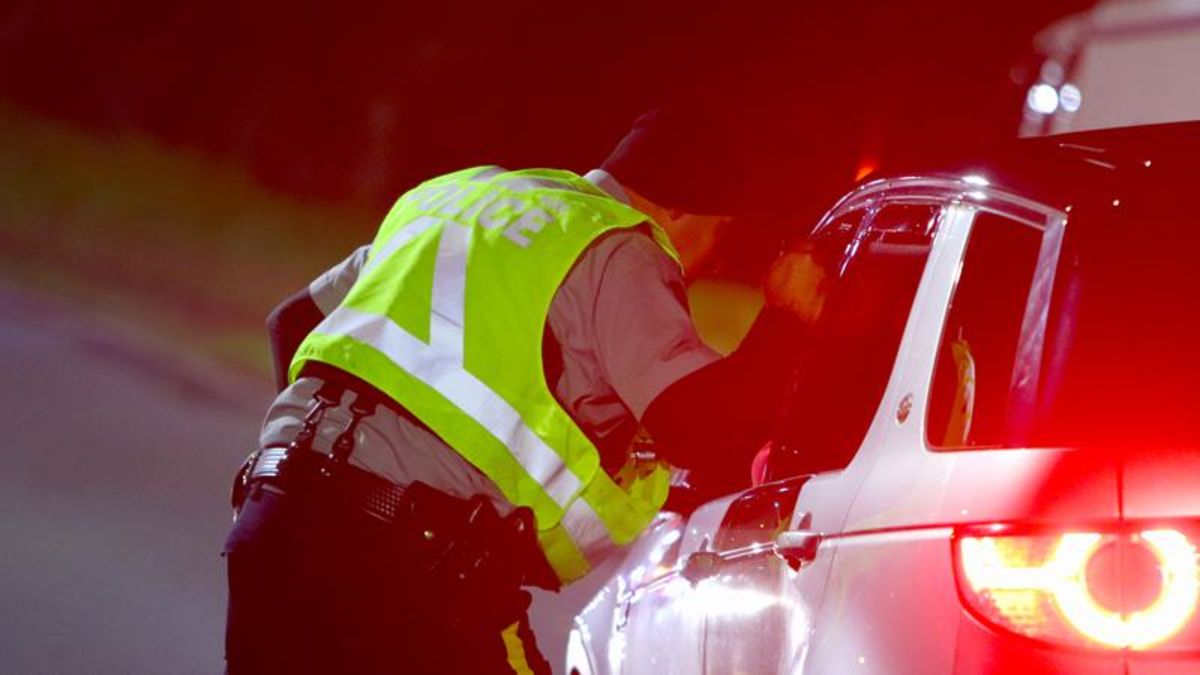 Kamloops RCMP looking to identify man who assisted police officer in ...