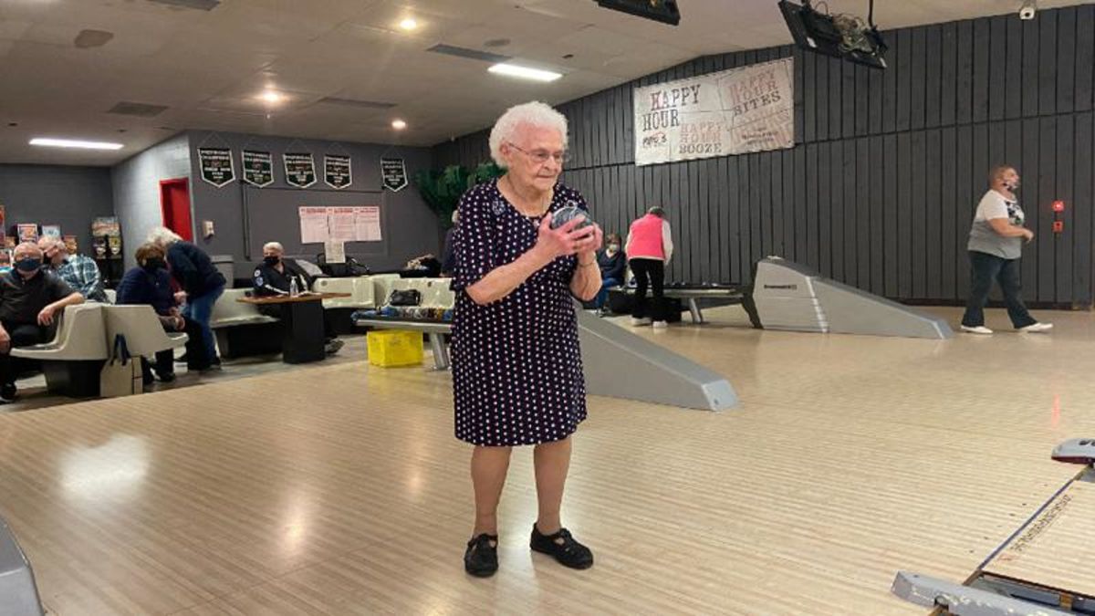 Saskatoon’s 99-year-old bowler proving she’s still got game | meadowlakeNOW