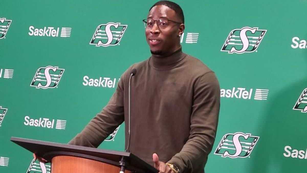 ‘This place was like home for me’: Derrick Moncrief returns to Riders ...