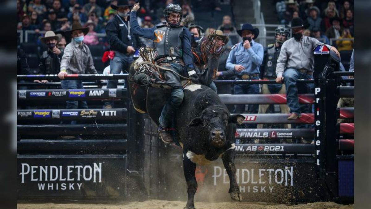 Meadow Lake’s Coverchuk leads Canadian bull riders in Texas | meadowlakeNOW