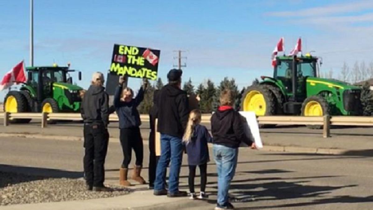 CBSA temporarily suspends service at Coutts and freedom rally protest ...