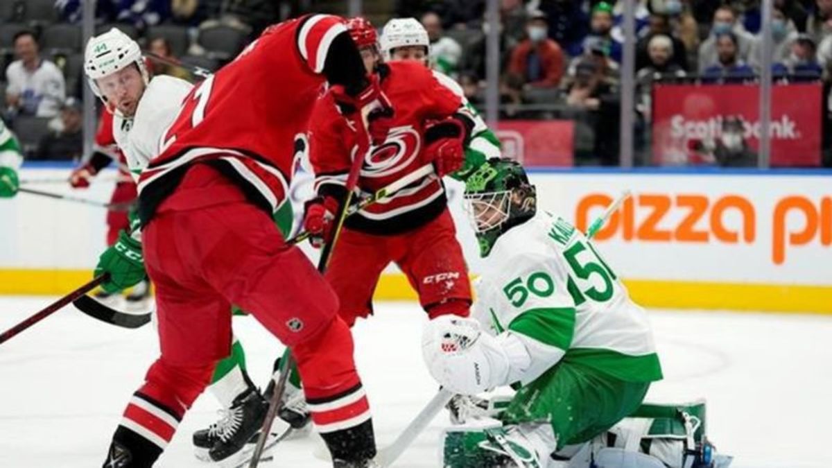 Erik Kallgren shines again, Maple Leafs down Hurricanes | rdnewsnow.com