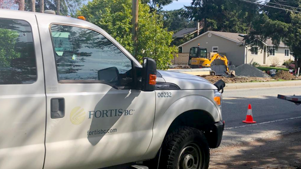 Punctured gas line leads to multi-hour closure of busy Nanaimo street ...