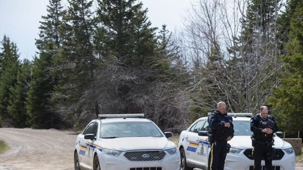 RCMP officer hesitated after speeding by N.S. mass shooter on second ...