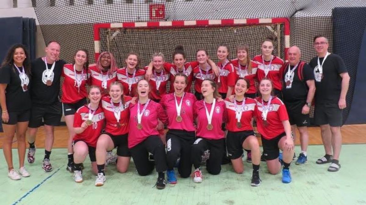 Central Albertans win bronze at junior handball championship in Mexico ...