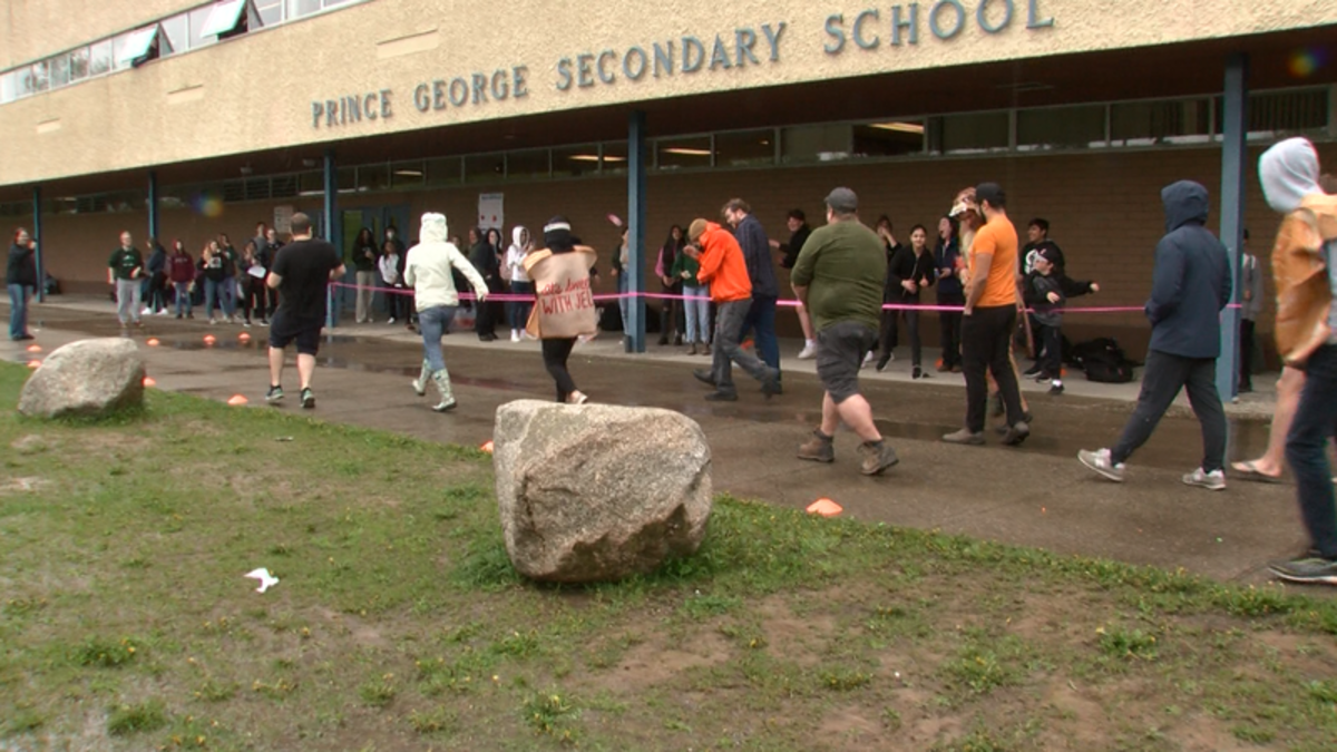 PGSS hosts water balloon fundraiser | CKPG Today