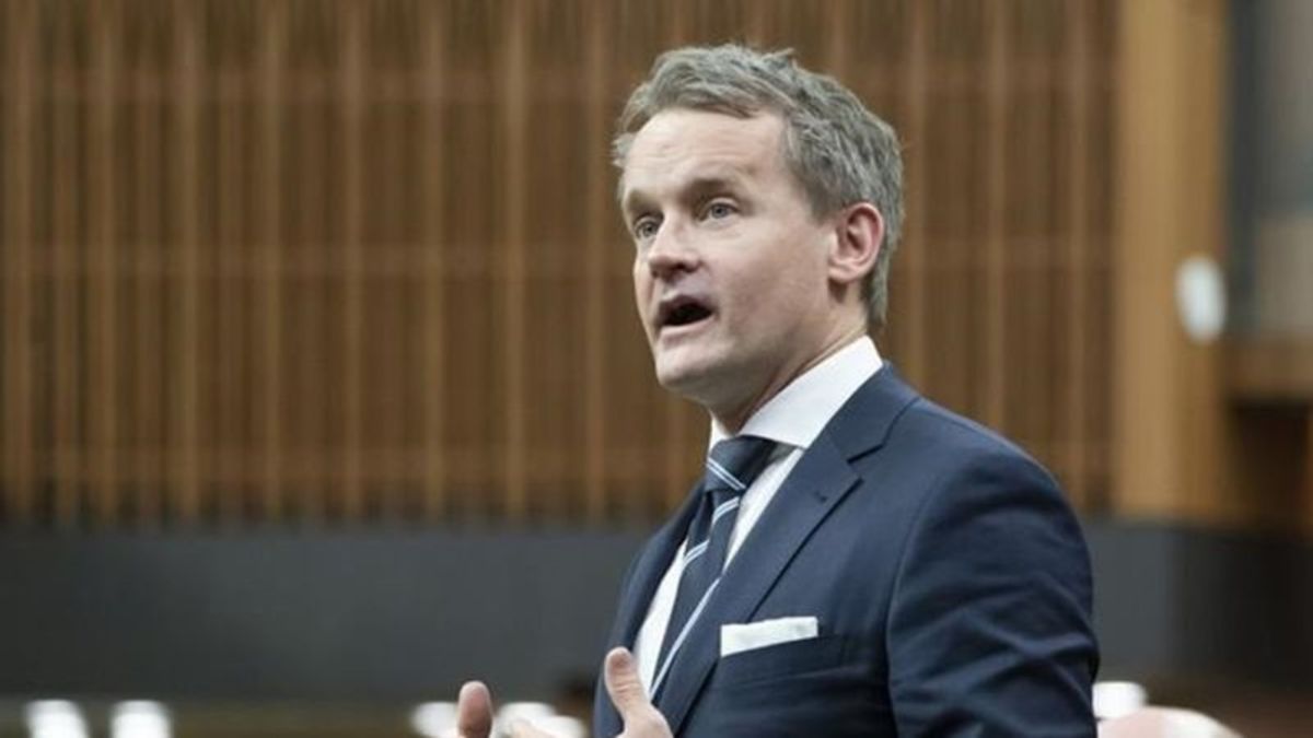 Minister moves to outlaw modern slavery by backing Senate forced labour ...
