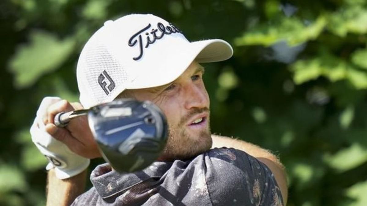 Clark still leads after two rounds at RBC Canadian Open, fans serenade ...