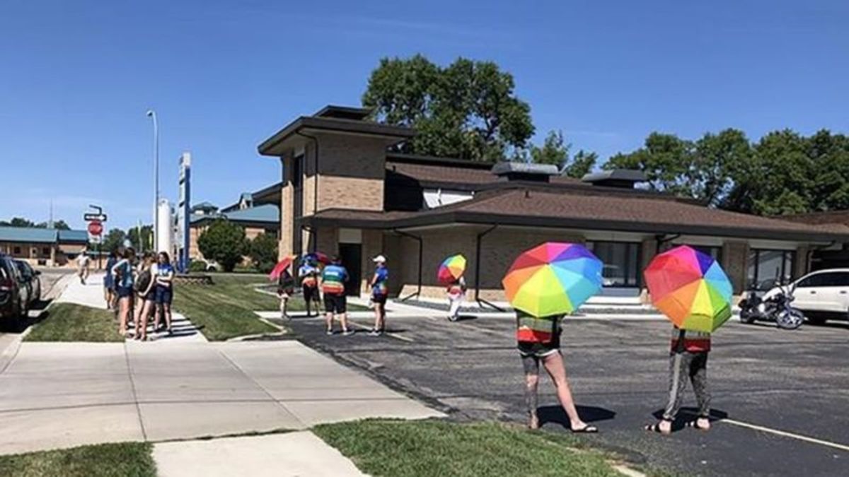 Judge puts hold on North Dakota trigger law banning abortion ...