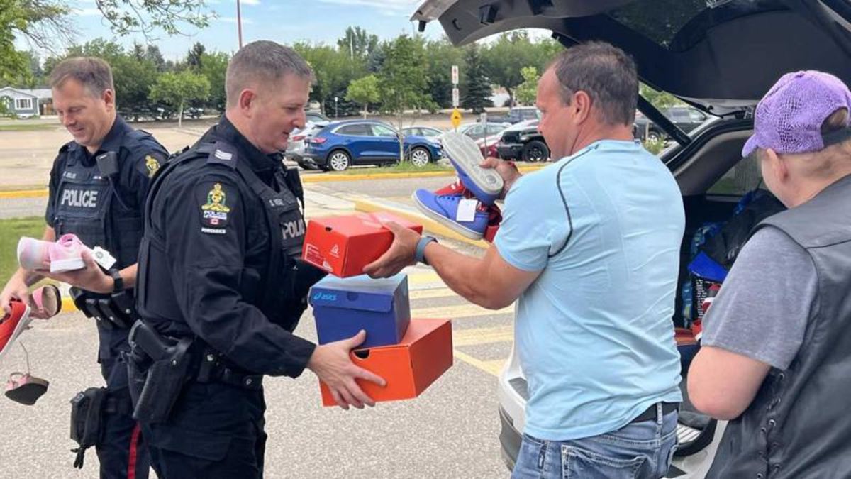 Hundreds of pairs, thousands in cash donated to Shoes for Kids YQL ...