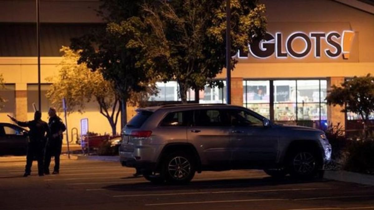 Police: Heroic Safeway employee confronted gunman in store | rdnewsnow.com