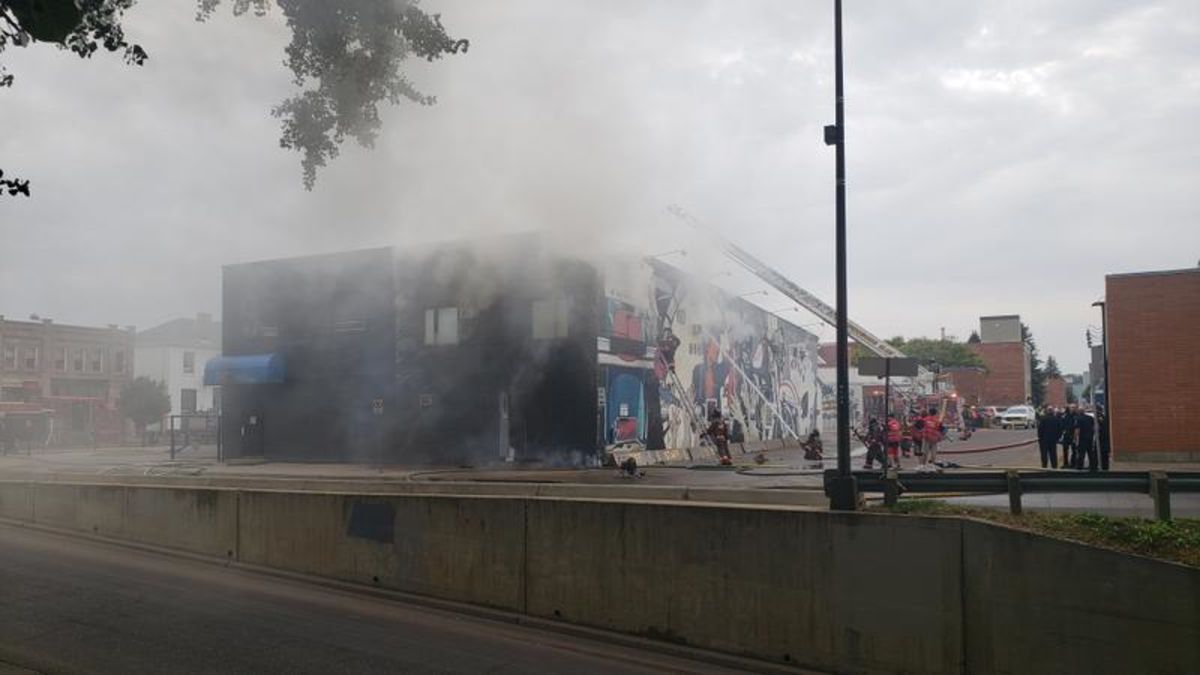 Crews fighting fire at downtown landmark The Royal | CHAT News Today