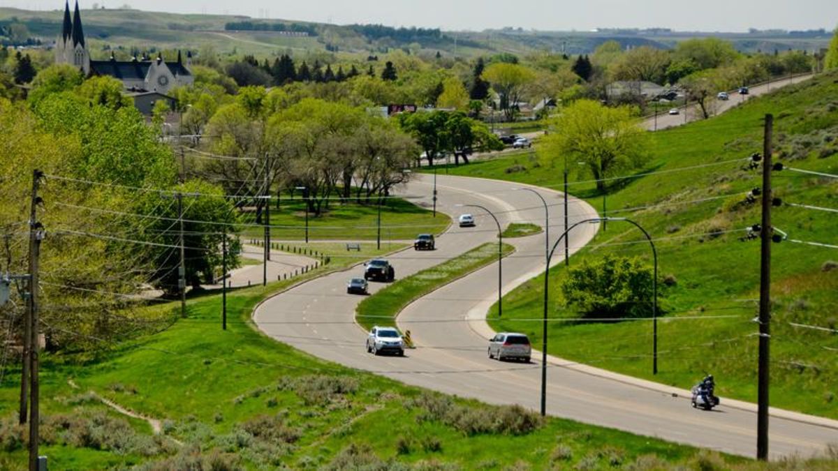 Alberta to change licences in spring, reduce second road tests for new ...