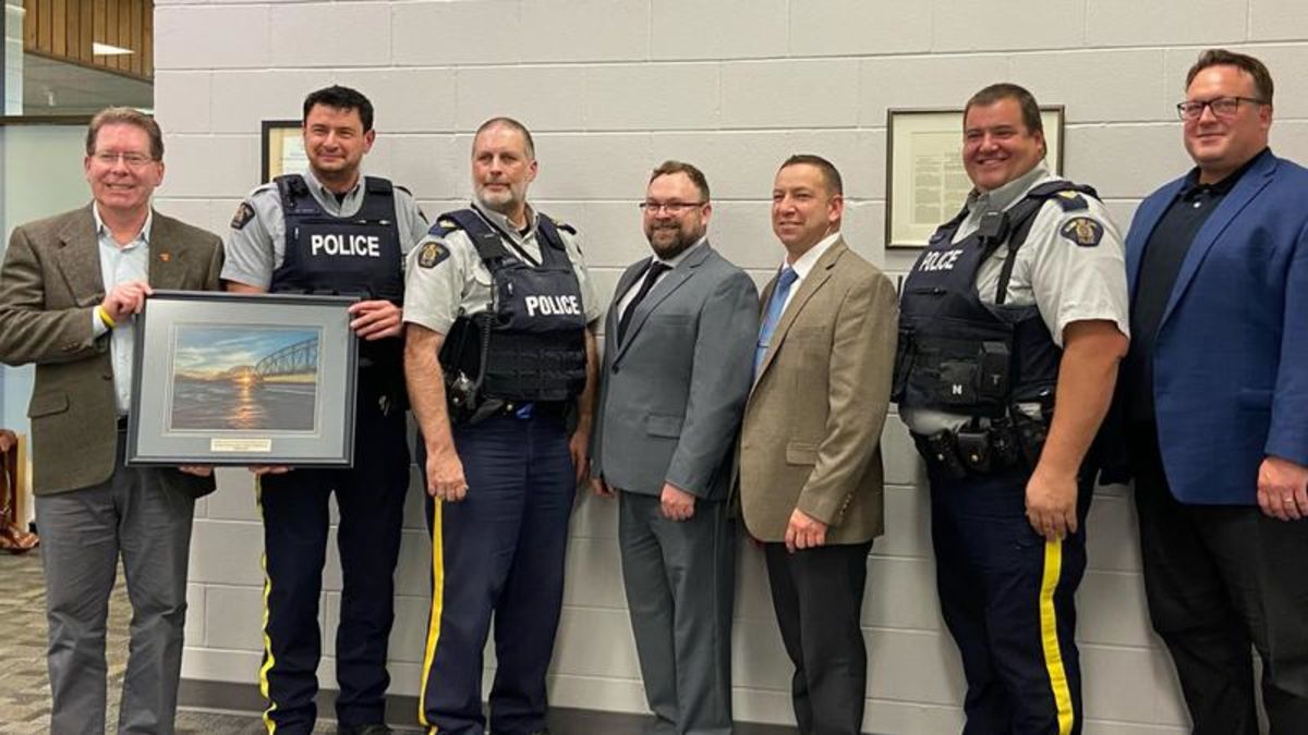City thanks outgoing RCMP Staff Sgt. Teniuk for long service ...