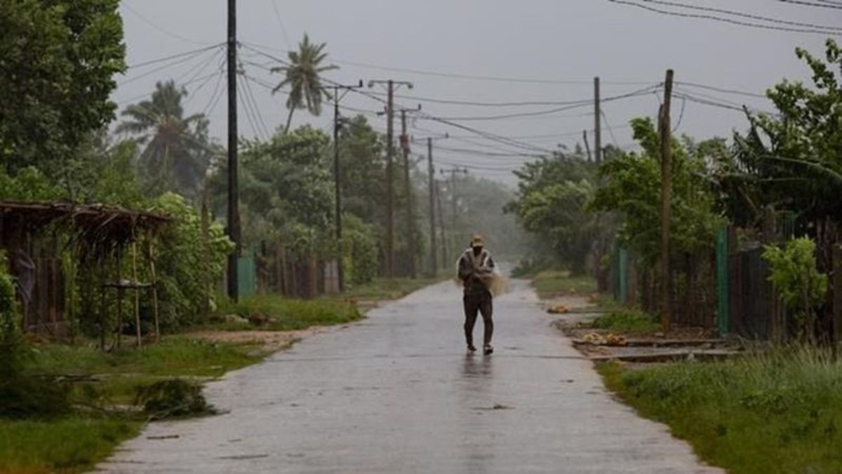 Cuba without electricity after hurricane hammers power grid | paNOW