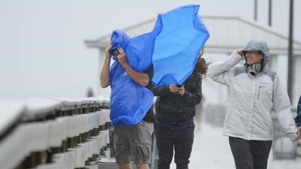 Canadians in Florida hunkering down as hurricane Ian lashes the state ...