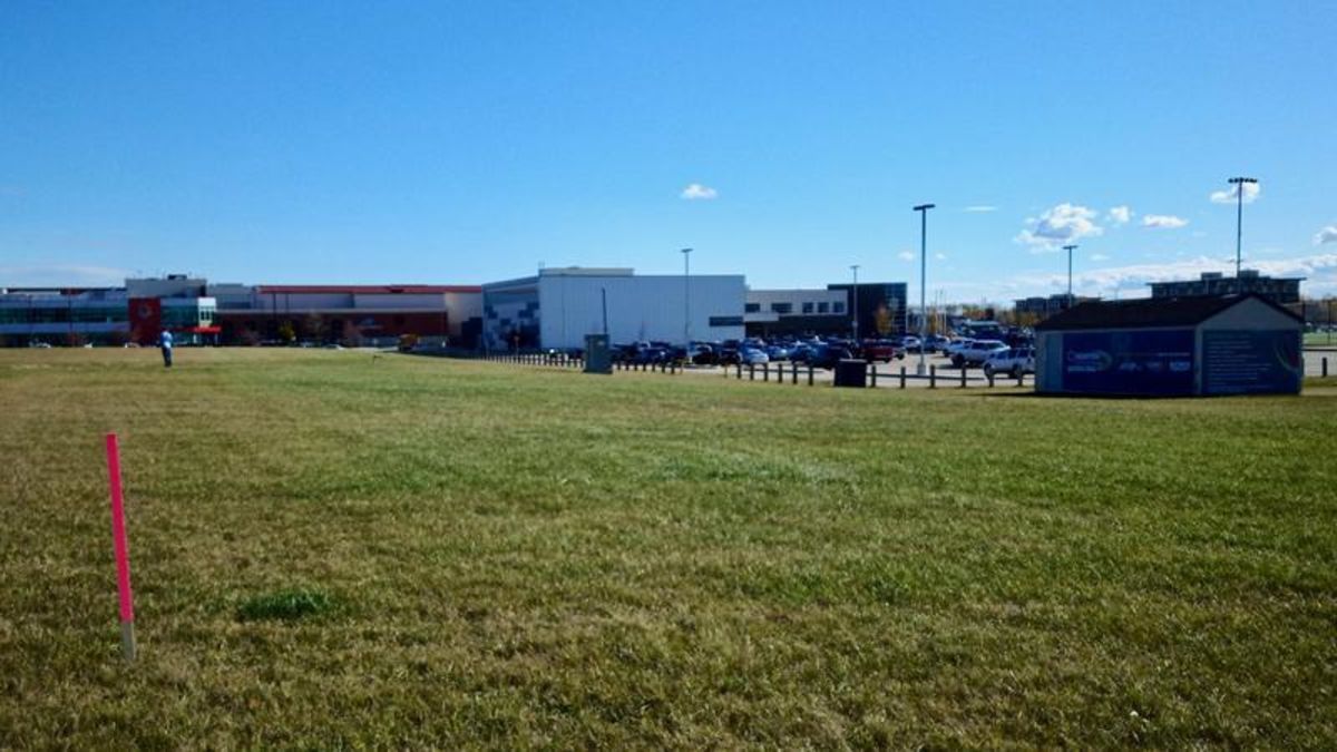 Stakes already in ground for Aquatera Community Skating Oval | EverythingGP