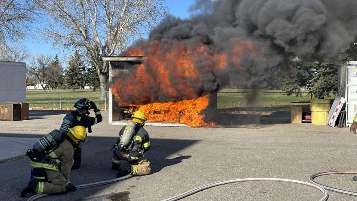 Lethbridge firefighter recruits get hands-on training | Lethbridge News Now