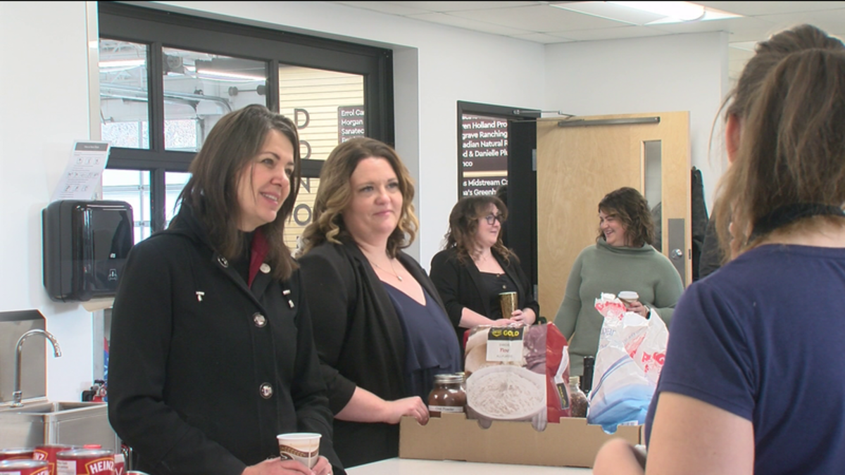 Danielle Smith kicks off campaign in Brooks-Medicine Hat constituency ...