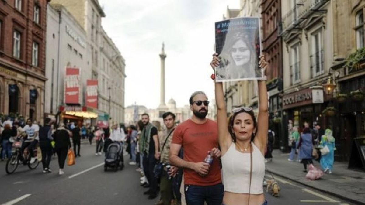 Families of Flight 752 form Canada-wide ‘human chain’ to support Iran ...