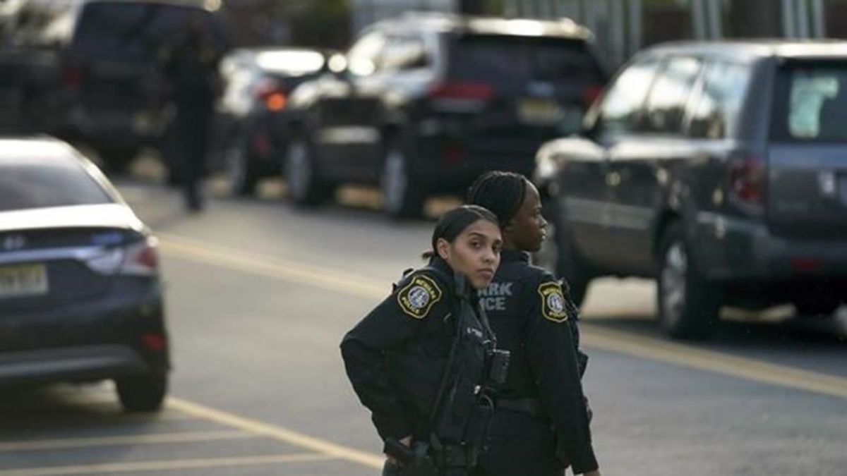 2 police officers in stable condition after Newark shooting | paNOW