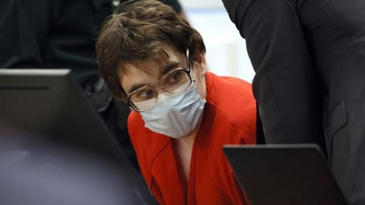 Parkland school killer formally sentenced to life in prison ...